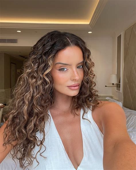 Maura Higgins Instagram Theplace