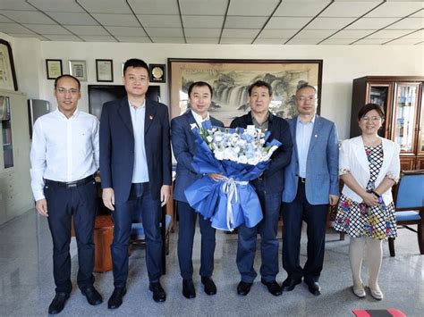 药学院领导班子双节看望慰问杨宝峰院士 哈尔滨医科大学新闻网