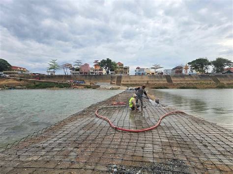 ទូរទស្សន៍ខេត្តស្ទឹងត្រែង រូបភាពកំពង់សាឡាង កាលពីអតីតកាល និងបច្ចុប្បន្ន ដែលកំពុងជួសជុល