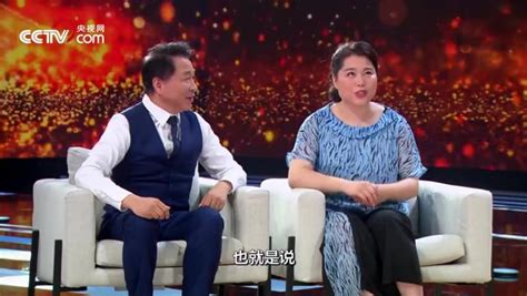 【我是女司机 开6万吨航母那种】她是辽宁舰首位女舵手，海上航行，6万吨航母她一人掌舵。她说辽宁舰非常大，房间超多，新生儿一天住一个房间，出来就
