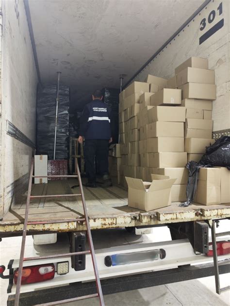 5 100 000 къса контрабандни цигари задържаха митническите служители край Силистра Flashnews