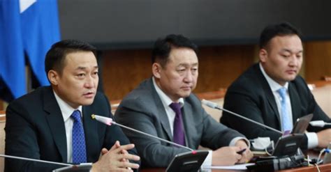 Д Тогтохсүрэн Хөрөнгө оруулалтын банкны тухай хуулийг баталснаар зээлийн хүү буурах боломжтой