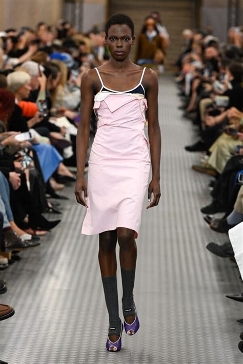 미우미우 2025 S S