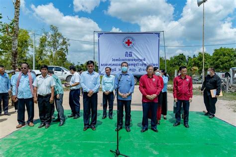 គ្រួសាររងគ្រោះដោយសារខ្យល់កន្ត្រាក់បាក់រលំផ្ទះ ចំនួន ២០គ្រួសារ នៅស្រុកព្រះស្តេច