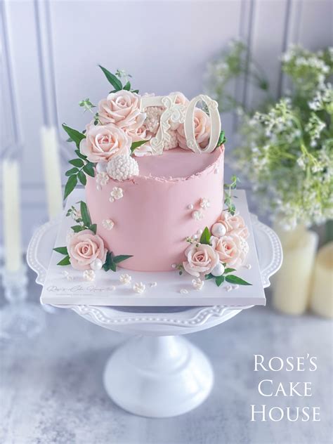 로즈의케이크하우스 서울주문제작케이크광진구떡케이크건대레터링케이크건대주문제작케이크구의동케이크 팔순케이크로 주문해 주신 2단케이크예요~ 겉모양은 2단케이크