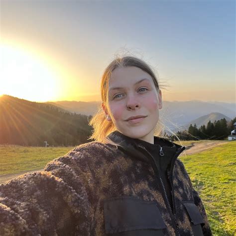 Currently Loading Youtube