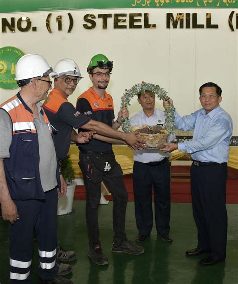 နိုင်ငံတော်စီမံအုပ်ချုပ်ရေးကောင်စီဥက္ကဋ္ဌ နိုင်ငံတော်ဝန်ကြီးချုပ် ဗိုလ်ချုပ်မှူးကြီး မင်းအောင်လ