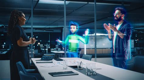 미래형 사무실 원격 회의 흑인 사업가가 히스패닉 사업가의 온라인 전화 회의를 수락합니다 동료와 가상 개인 비서 아바타 개념의 독특한 3d 홀로그램 메타버스에 대한 스톡 사진