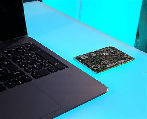 Intel Nuc Compute Element объединяет преимущества вычислительной карты и компьютера на модуле