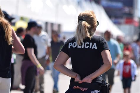 Dating A Female Police Officer Secrets They Dont Want You To Know Dating Across Careers