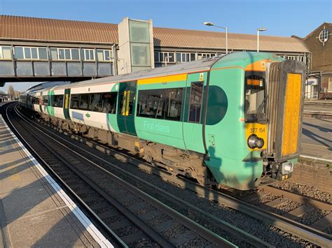 Class 377 Emu Clapham Junction 26 Mar 2025 Southern Railwa Flickr