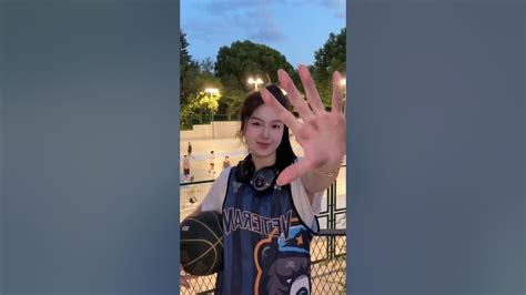 吹着晚风打球也太舒服了～ 打篮球的女生 性感 美女 篮球 Youtube