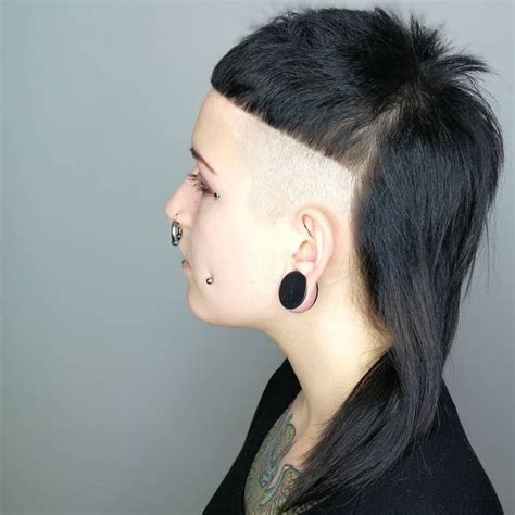 The Best Mullet Haircuts On Instagram Frisur Bob Locken Bob Locken