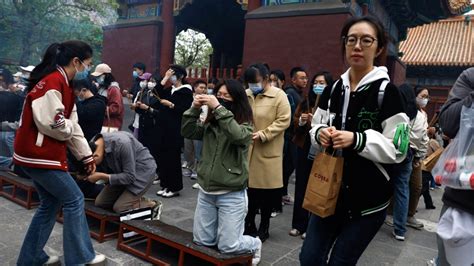 不求北京求鬼神中国失业者生计无着 烧香拜佛盼好运 博讯新闻网