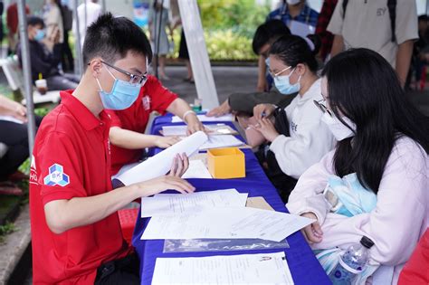 Lần đầu tiên Đại học Bách khoa TP HCM có hơn tân sinh viên là nữ Tuổi Trẻ Online
