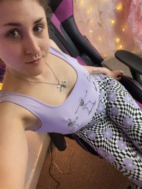 Boo âœŒï nudes braless NUDE PICS ORG