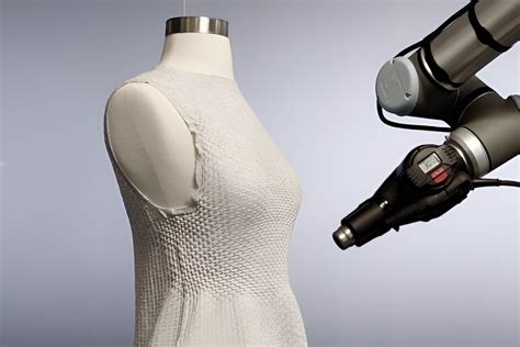 4d Knit Dress Robot Uses Several Technologies To Create A Custom Design And A Custom Fit