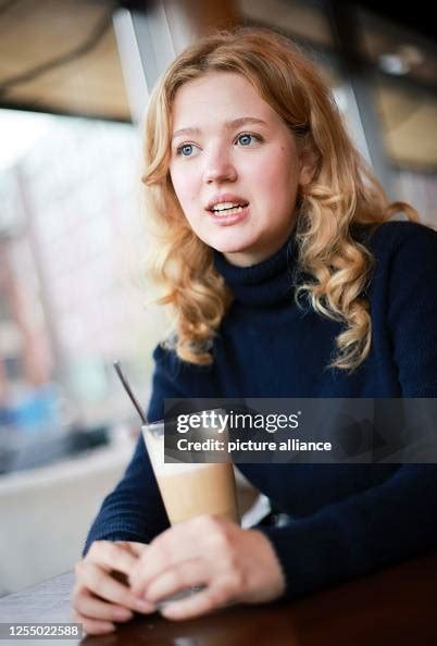 Actress Pauline Pollmann At A Photo Shoot In Hafencity Pollmann News Photo Getty Images