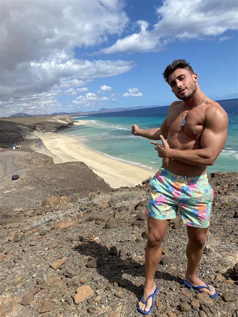 Tread Lightly R Male Feet