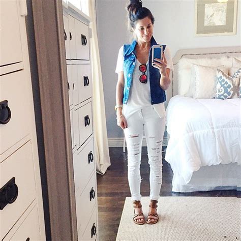 Ways To Wear White Jeans The Sister Studio