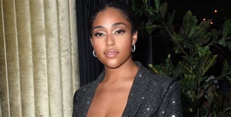 جوردن وودز تتناسى فضيحتها مع تريستان تومبسون بجولة في لندن شاهدي فوشيا