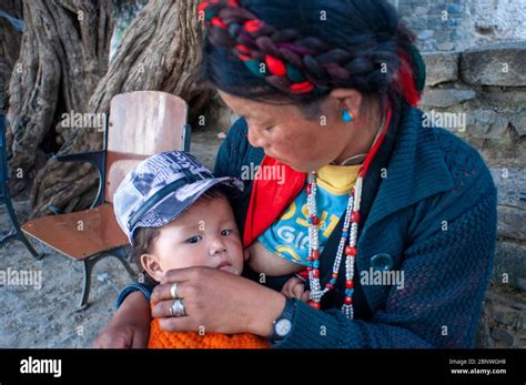 Breastfeeding In Public China At Mae Miller Blog
