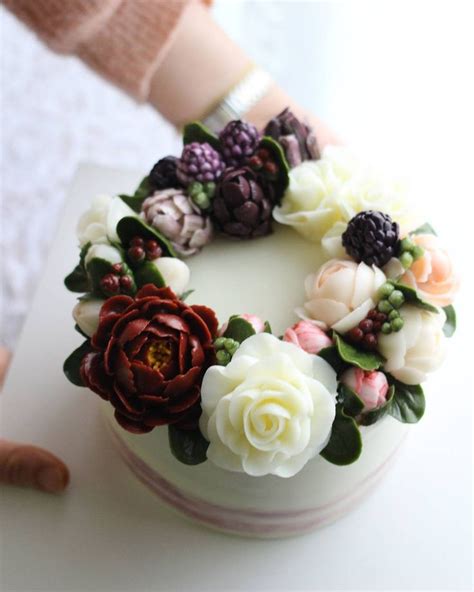 목포에서 오시는 연아님의 두번째 심화수업~ 아티초크헬리크리섬 꽃봉우리 치자꽃모란꽃겹동백을 배우셨어요~ 앙금플라워공방 하고 계셔서 그런지 꽃도 이쁘게