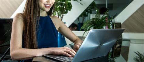 The Asus Zenbook Deluxe Sports A Display In A Notebook Body Gsmarena Blog