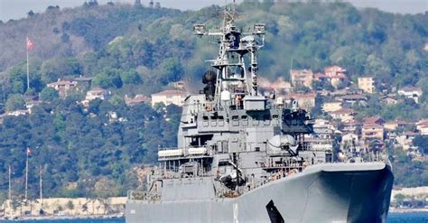 Dvb ရုရှားကမ်းတက်စစ်သင်္ဘောကြီးကို ယူကရိန်းက ခရုဇ်ဒုံးကျည်များဖြင့် ပစ်ခတ်