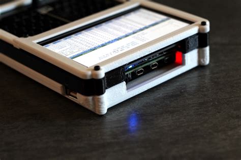 工程師用樹莓派diy一台「linux掌機」，不為了玩遊戲只想隨時隨地能寫程式 T客邦