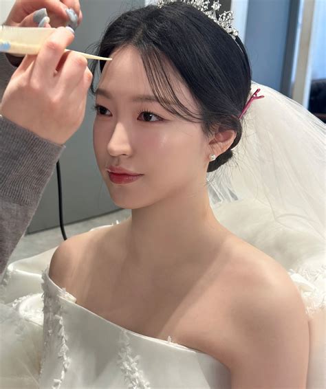 요닝 인하 실장 🚀 웨딩메이크업 • 데일리메이크업 💜👰🏻‍♀️🤵🏻💜 신부님 턱선에 베일뻔🙈 꽃미소 시원시원하게 날려주시던 울신부님 사진 절대 못참쥬 미지근한 핑크빛이