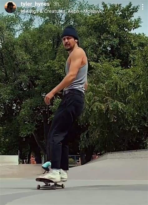 Pin By Lisa Schindler On Tyler Hynes Tyler Hynes Gorgeous Body Man Crush