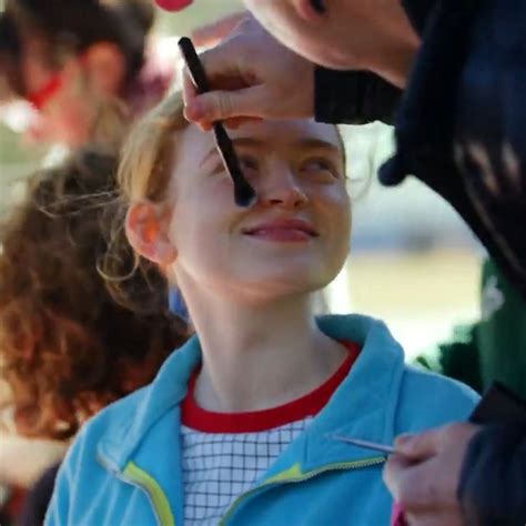 Sadie Sink Stranger Things 4 Behind The Scenes Stranger Things Girl