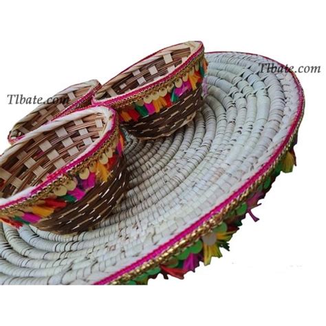 صينية خوص للضيافة مستديرة بصحون ملونة