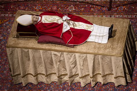 ¿por Qué El Vaticano Muestra Al Público El Cuerpo De Los Papas