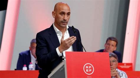スペインサッカー連盟、「性暴力プロトコル」を発動 会長のキスめぐり内部調査を開始 Bbcニュース