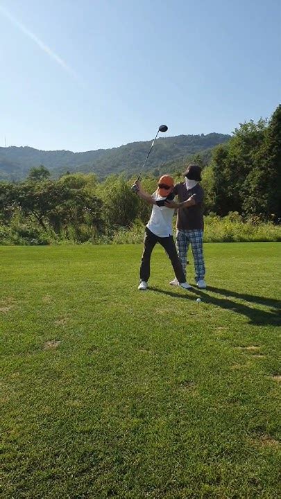 도대체 모르겟어 백스윙은 어디로 어깨 위치는 Shorts 백돌이 백순이 주말골퍼 여성골퍼 초보골퍼 영웅 백스윙 Youtube