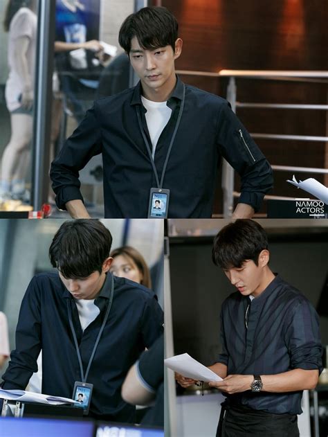 Lee Joon Gi And Son Hyun Joo Show Off Their Professionalism Behind The
