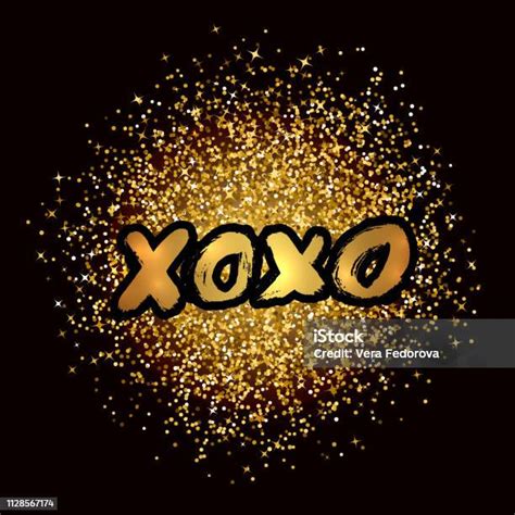 여 자가 손을 골드 반짝이 색종이 배경에 문구를 작성 포옹 하 고 키스 기호 그런 지 브러시 Xo 글자입니다 발렌타인의 날