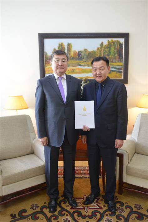 Эрхүү хотод суух Ерөнхий консул Ж Энхжаргалд консулын патентыг гардуулав