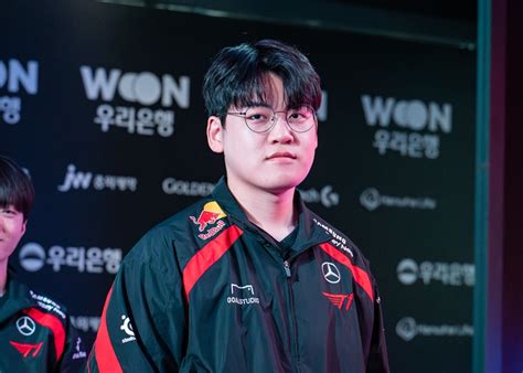 T1 Faker On His Orianna Championship Skin Theres A Blend Of Korean