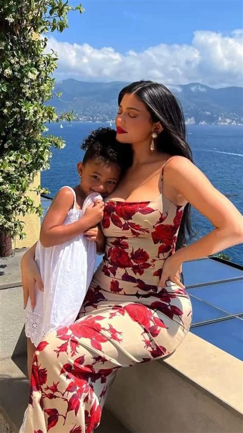 Kylie Jenner With Stormi Midi Dress Midi Dress Bodycon Kylie Jenner