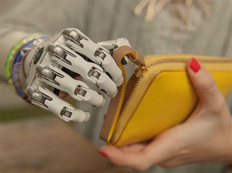 سفارش طراحی پروتز دست انواع دست مصنوعی هوشمند کلینیک یگانه