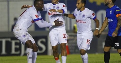 Olimpia Y Motagua De Argentinos Troglio Y Vázquez Empatan En Honduras