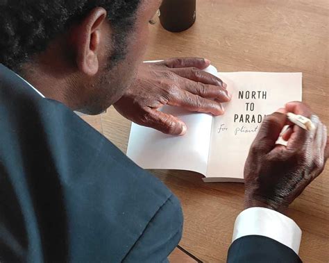 Ousman Umar Tenemos Que Alimentar Mentes Y No Estómagos Voxel Blog