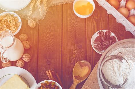 베이킹 반죽 시골 부엌에서 케이크 레시피 재료 계란 밀가루 우유 계피에 대한 스톡 사진 및 기타 이미지 계피 괴짜 구도 Istock