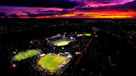 Autzen Stadium Wallpaper 3008x2000 Empty Field Grass Sports