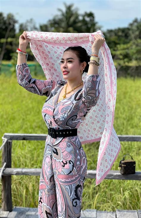 មិនលាក់បាំង ទីបំផុត ទ្រីញ ផល្លា ប្រាប់ពីទំនាក់ទំនងជាមួយ បុរស ស្បែក ខ្មៅ ហើយ Dara