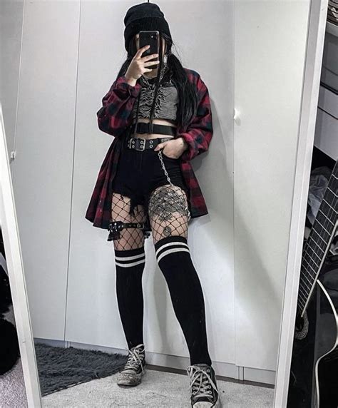 Grunge Style Girl Dresses Images 2024