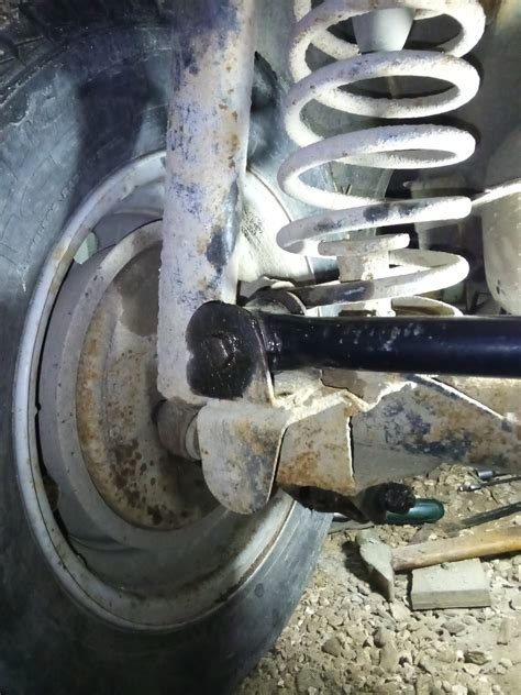 Реактивные тяги заднего моста. — ИЖ 2126, 1,7 л, 2002 года | своими ...